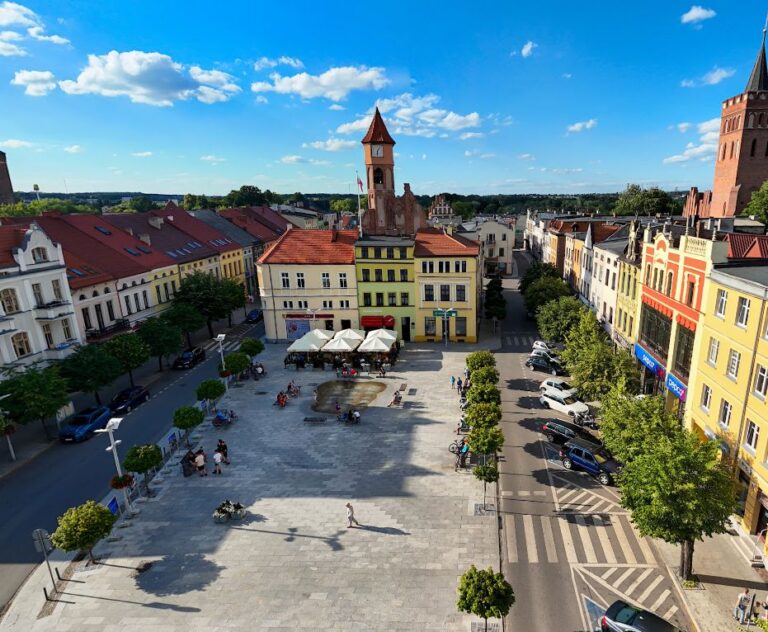 Ratusz i Trójkątny Rynek - Brodnica Info